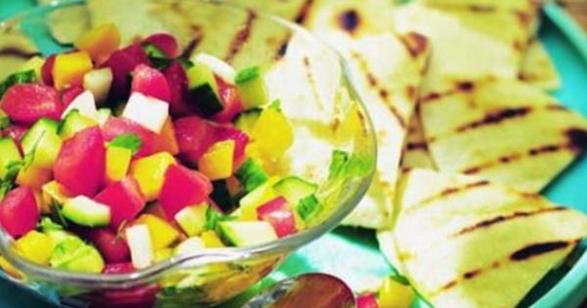 Gazpacho salsa with tortilla crisps - Chatelaine