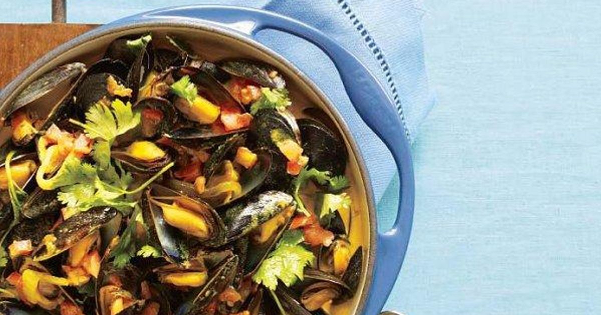 Curried coconut mussels recipe - Chatelaine