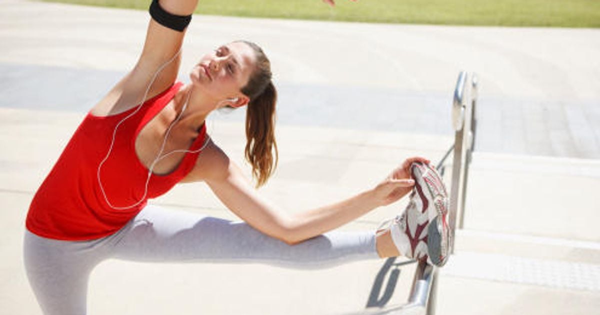 Stretching 101: Four basic stretches and when to do them - Chatelaine