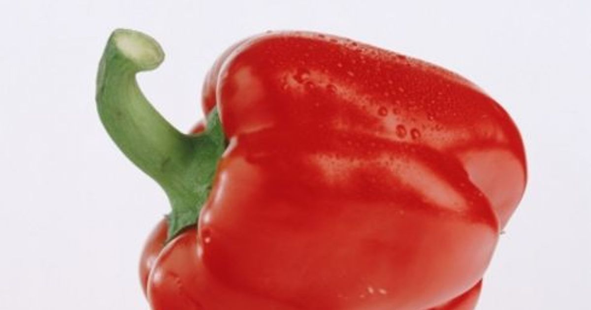5 health benefits of red peppers. Plus, our world's healthiest pizza ...
