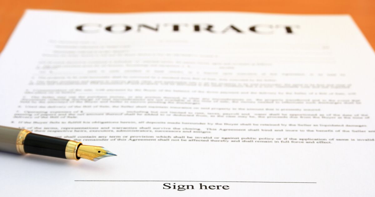Contract work vs full-time work: Pros and cons - Chatelaine