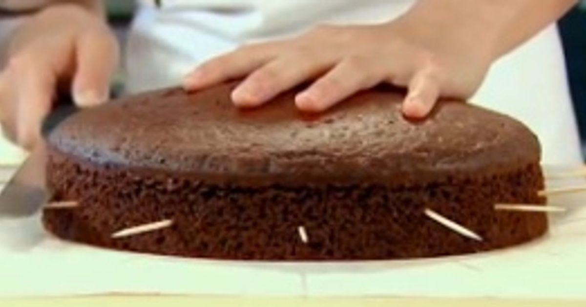 How to cut a layer cake - Chatelaine