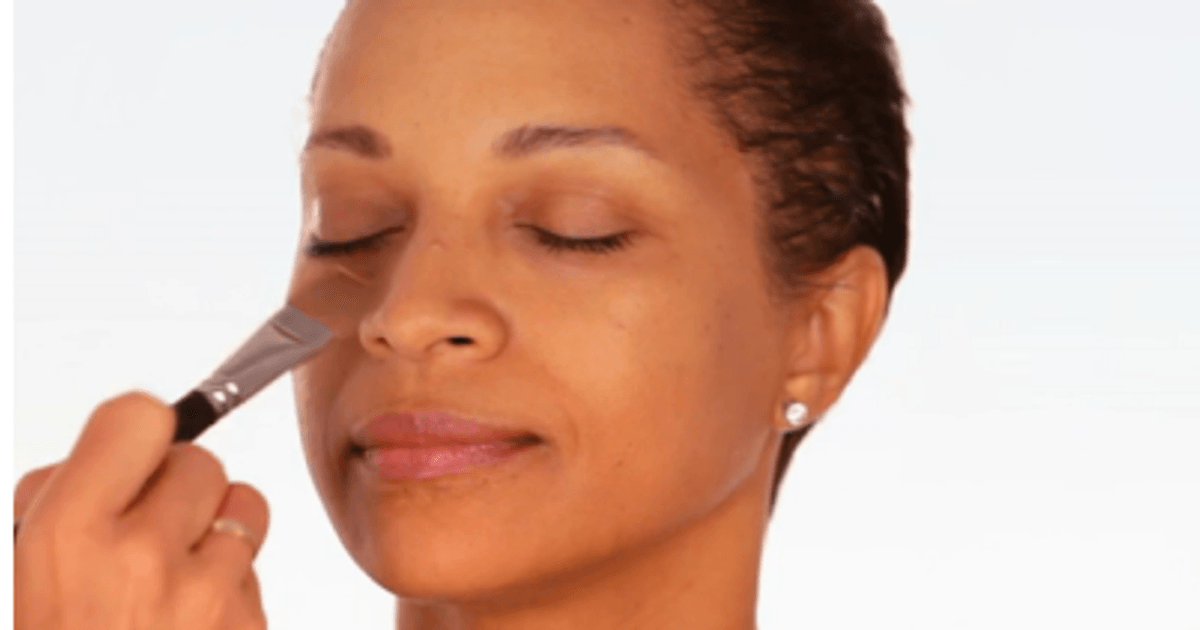 Beauty minute: How to apply foundation like a pro - Chatelaine