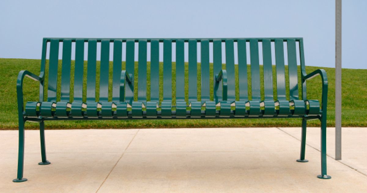 16 public transit etiquette rules - Chatelaine