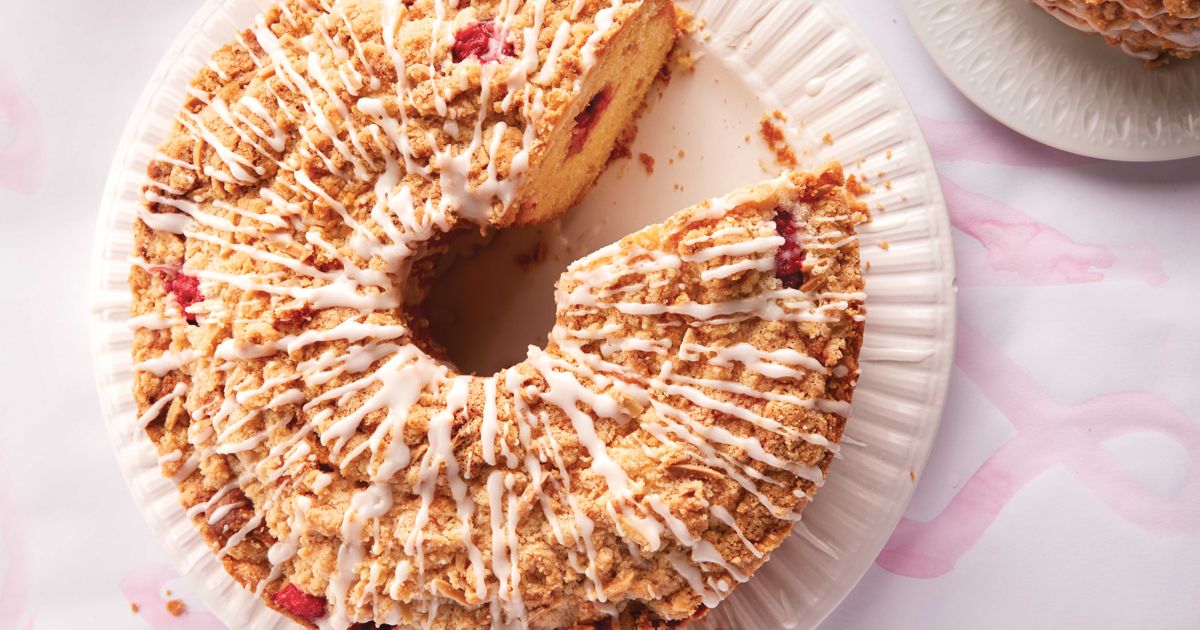 Raspberry and Streusel Coffee Cake Recipe - Chatelaine