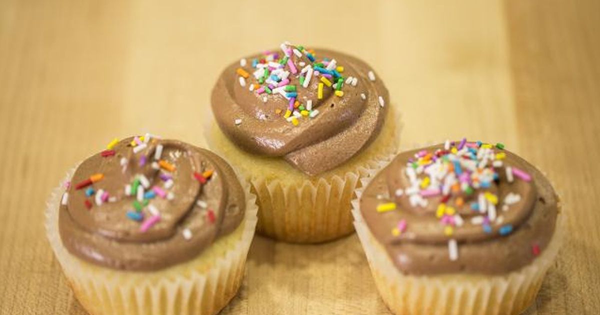 Baking school: How to make easy chocolate icing - Chatelaine