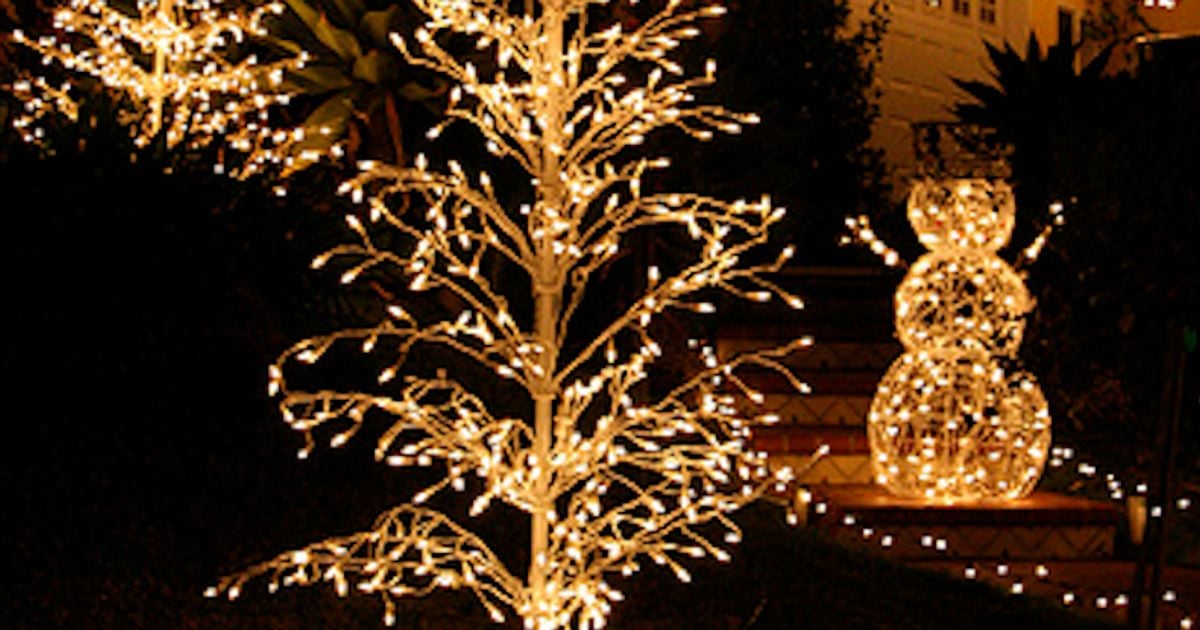 An interior designer’s best tips for holiday lights that actually look ...