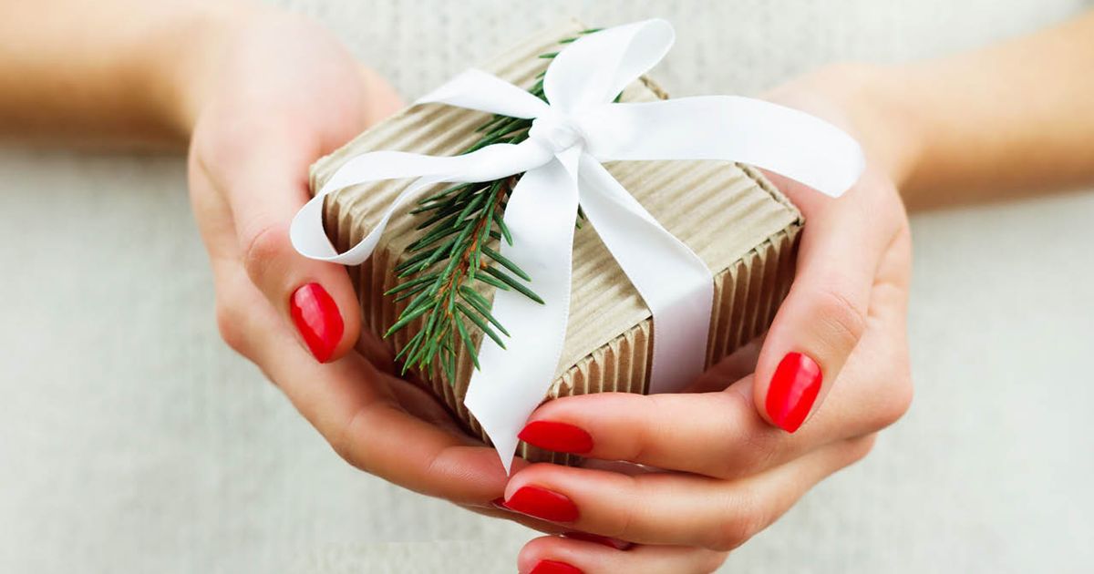 7 Inexpensive Hostess Gifts You Can Buy In Bulk - Chatelaine