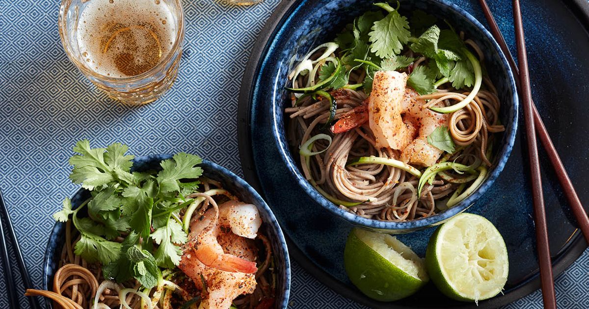 Spiralized zucchini, togarashi shrimp and soba bowls - Chatelaine