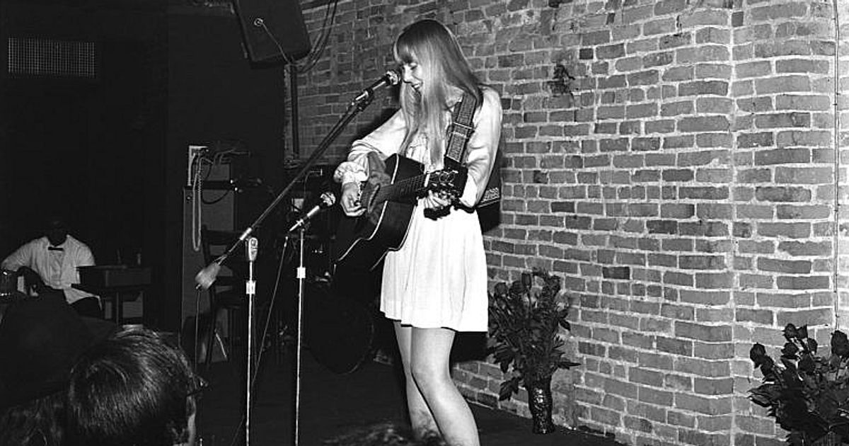 Tracing The Remarkable Rise Of Joni Mitchell - Chatelaine