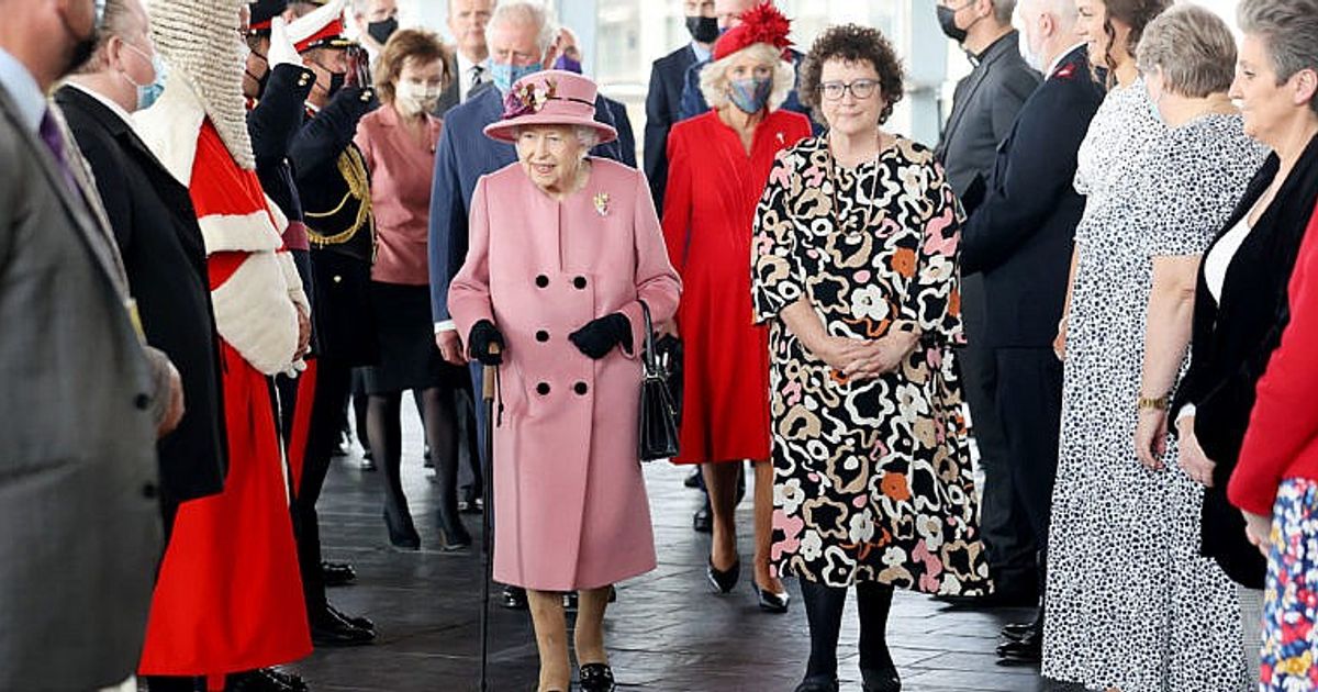 Her Majesty's Cane: Yes, It's A Sign Of Age, But She Wields It Well ...