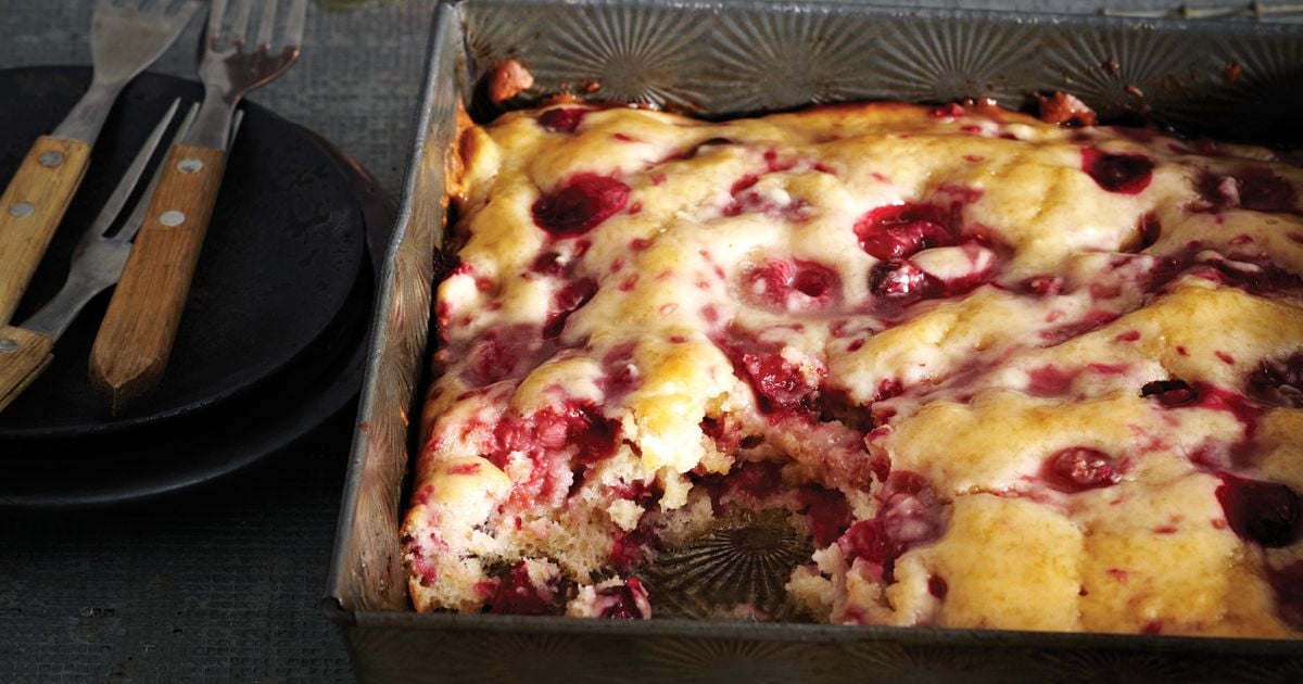 Bushberry Pudding Cake Recipe - Chatelaine