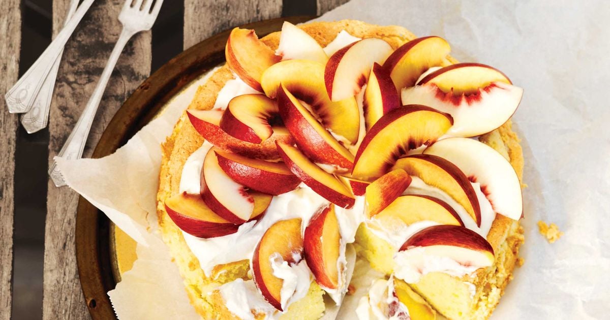 Peach-Almond Sponge Cake Recipe - Chatelaine