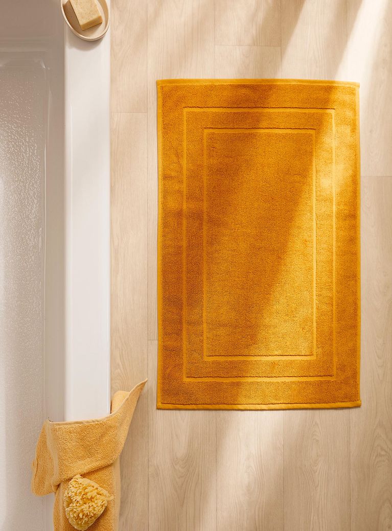 The Best Bath Mats To Brighten Up Your Bathroom - Chatelaine